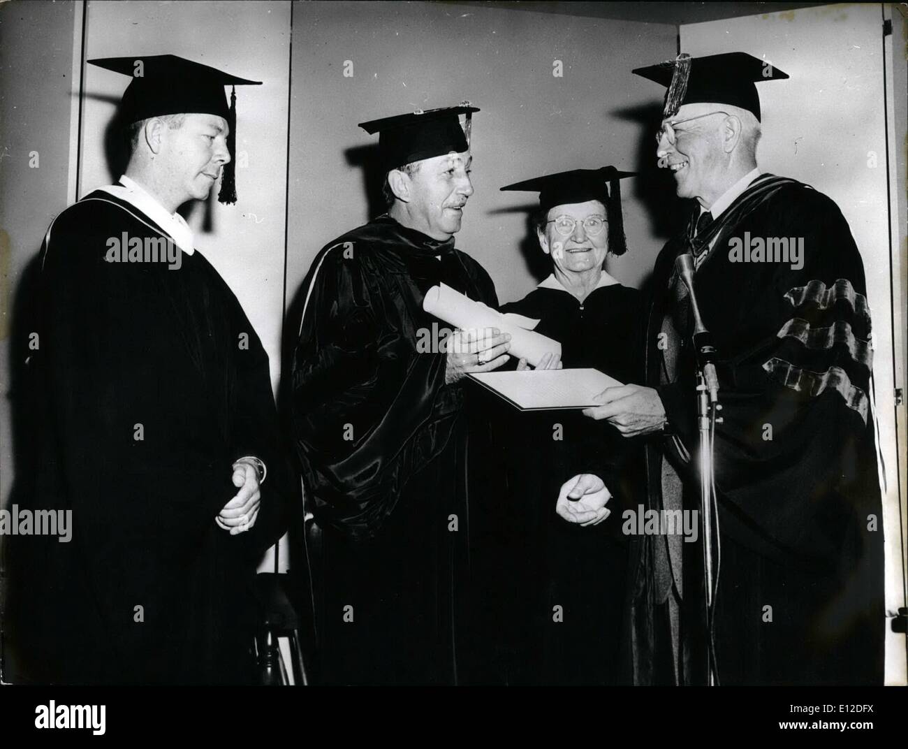 Doctors hat for walt disney walt disney hi-res stock photography and ...