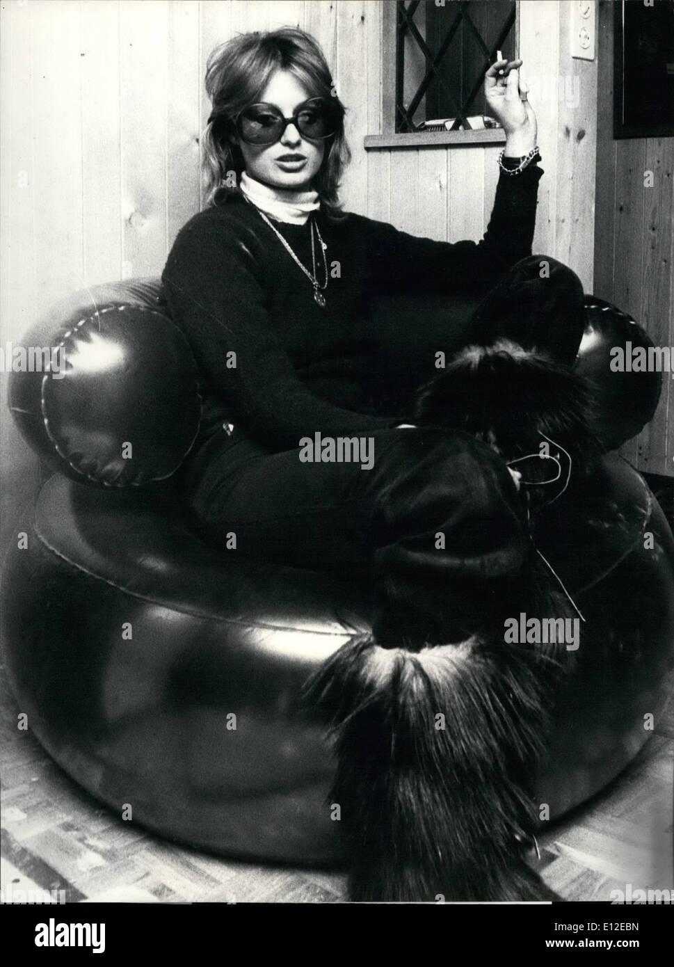 Dec. 20, 2011 - Jacqueline Rufus in Gstaad. Fleeing from the ...