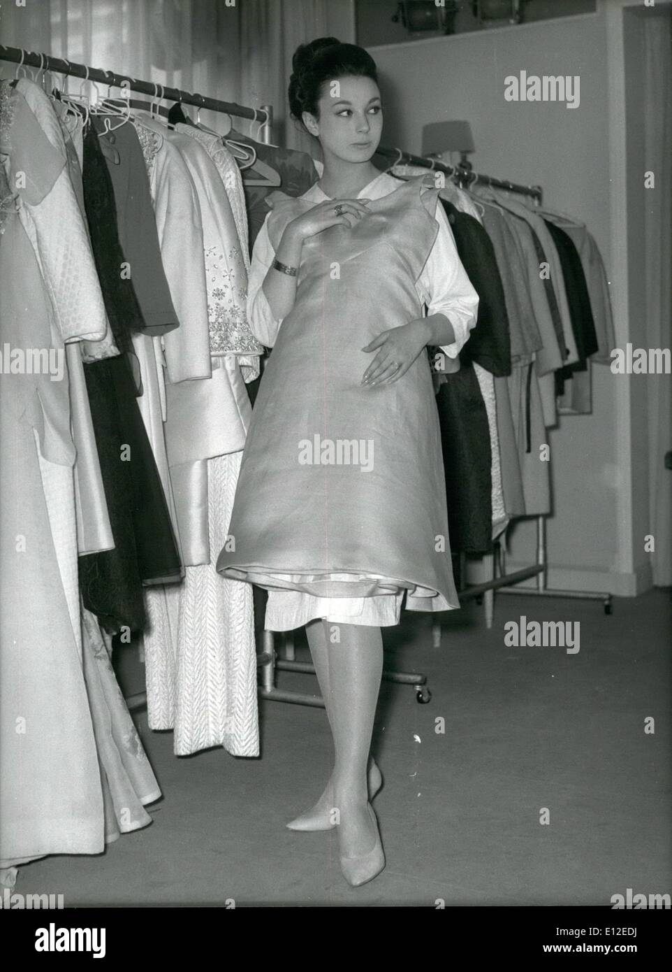 Greek model hi-res stock photography and images - Alamy