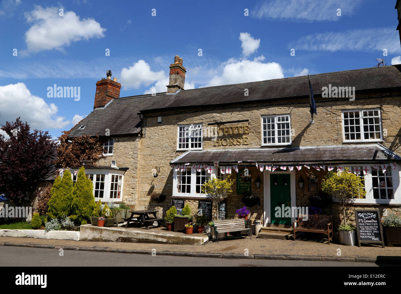Silverstone village hi-res stock photography and images - Alamy
