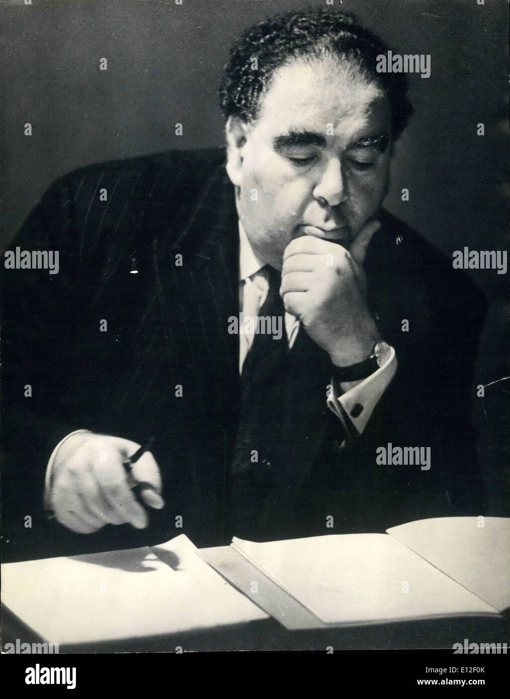 Lord arnold hi-res stock photography and images - Alamy