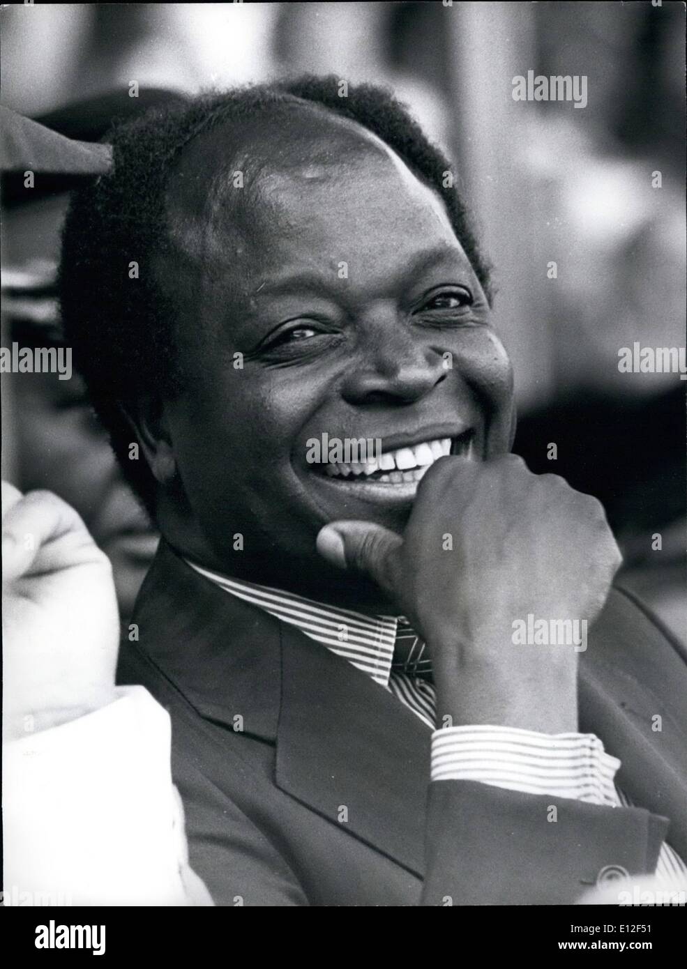 President of kenya mwai kibaki hi-res stock photography and images - Alamy