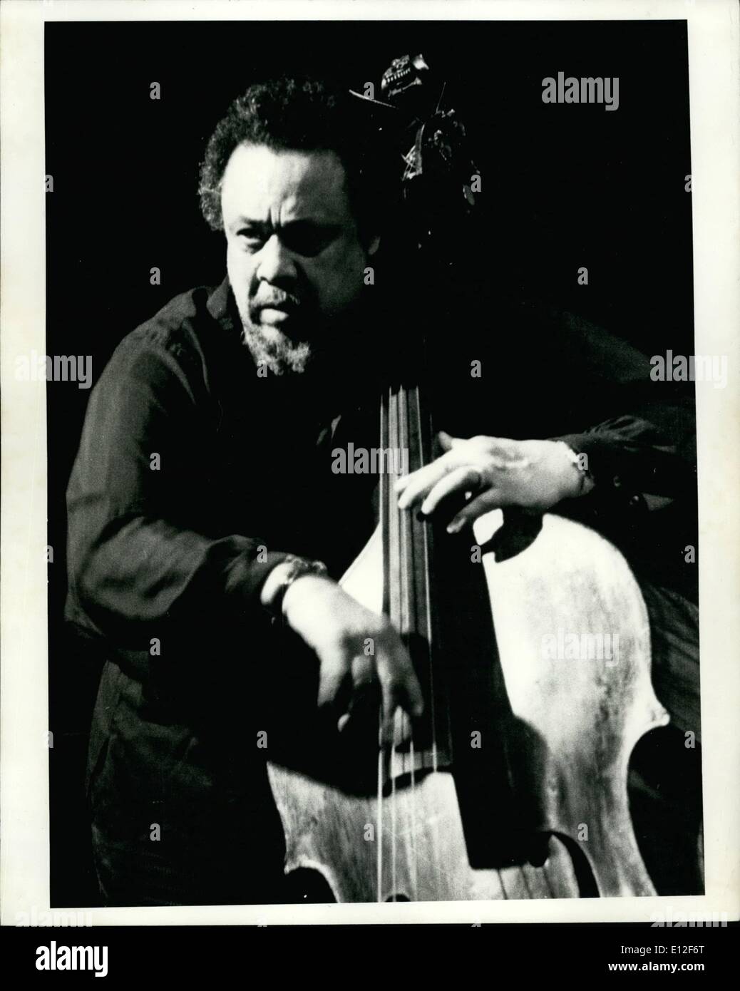 Jazz bassist extraordinaire hi-res stock photography and images - Alamy