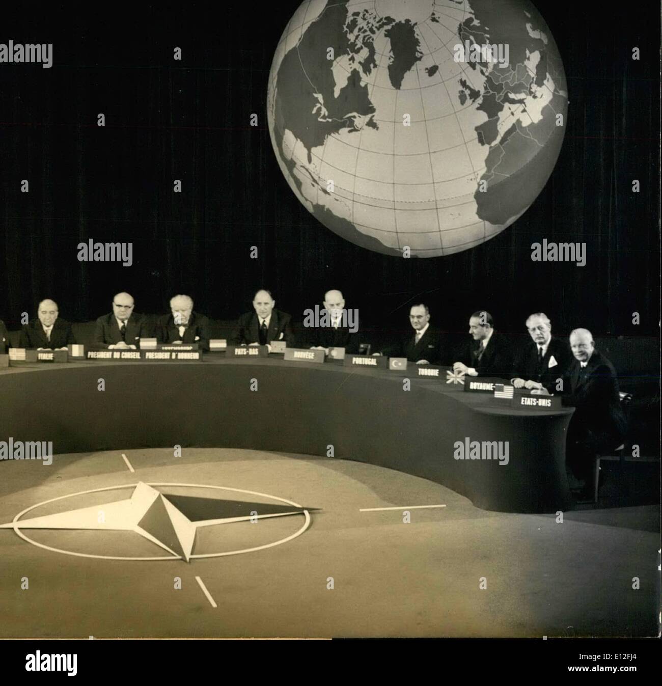 Pose for photographers hi-res stock photography and images - Alamy