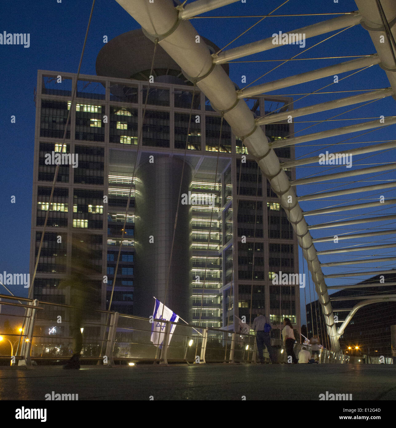 Skywalk bridge hi-res stock photography and images - Alamy