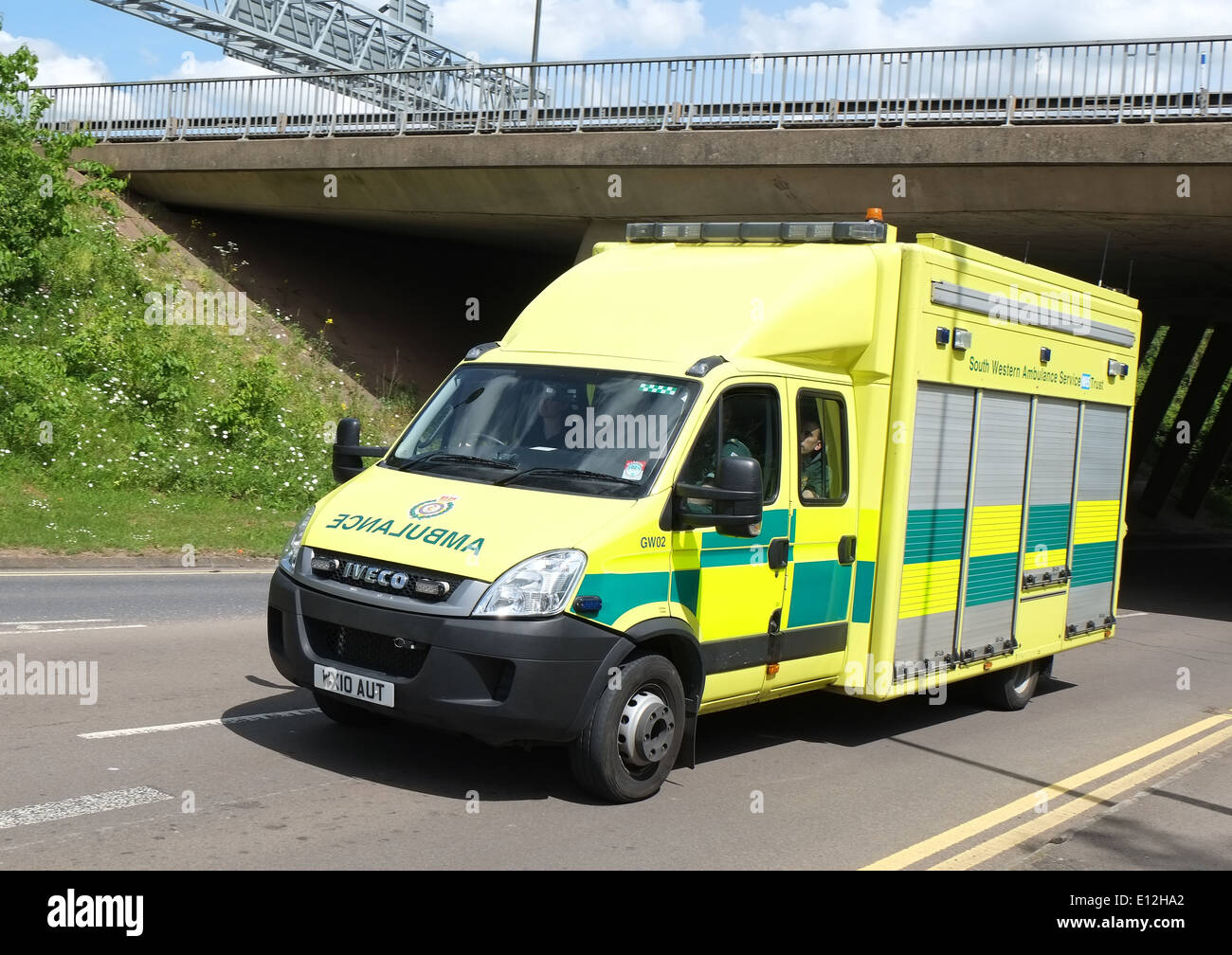 Ambulance service support vehicle in South Gloucestershire, passing ...