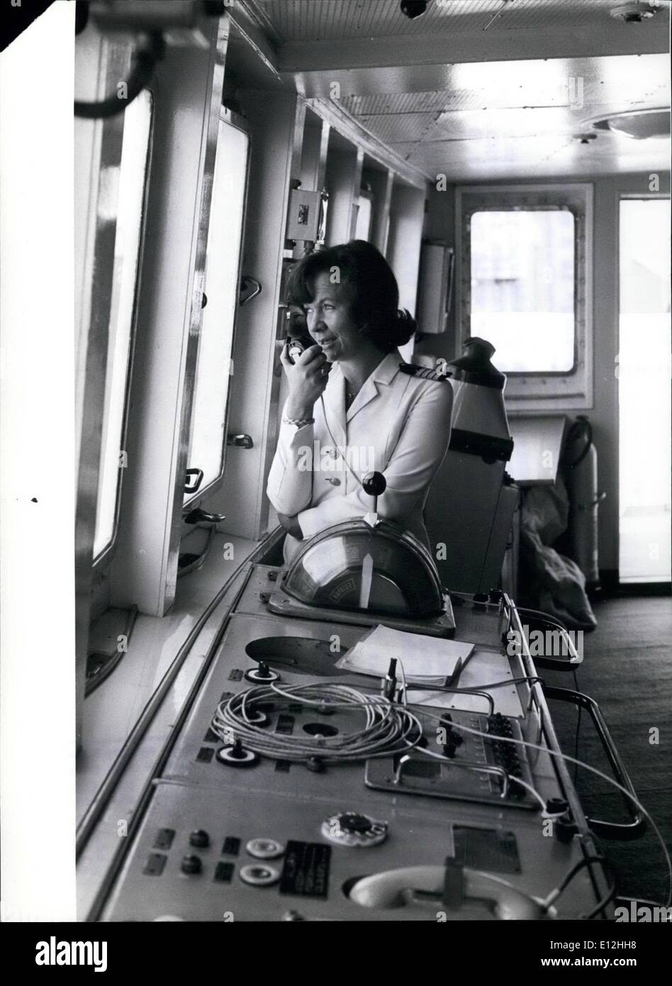 Historical woman on board ship hi-res stock photography and images - Alamy