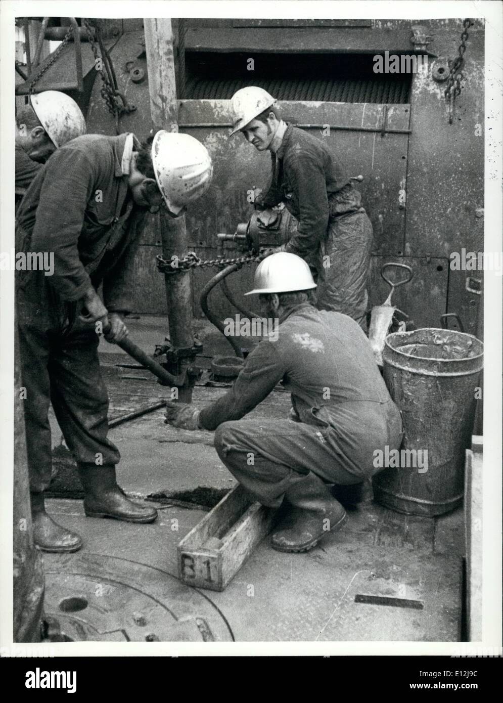 Sample boxes hi-res stock photography and images - Alamy