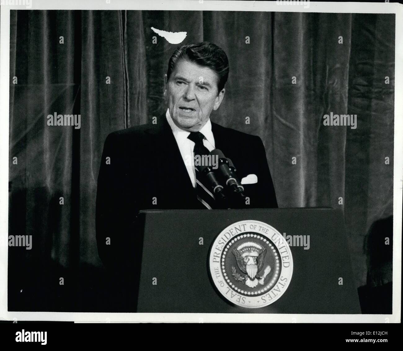 President ronald reagan shown hi-res stock photography and images - Alamy