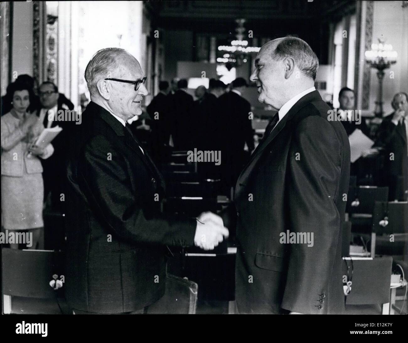 Council secret session hi-res stock photography and images - Alamy