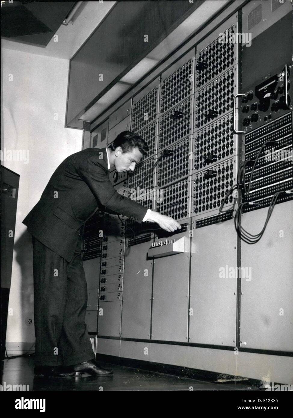 Relay board hi-res stock photography and images - Alamy