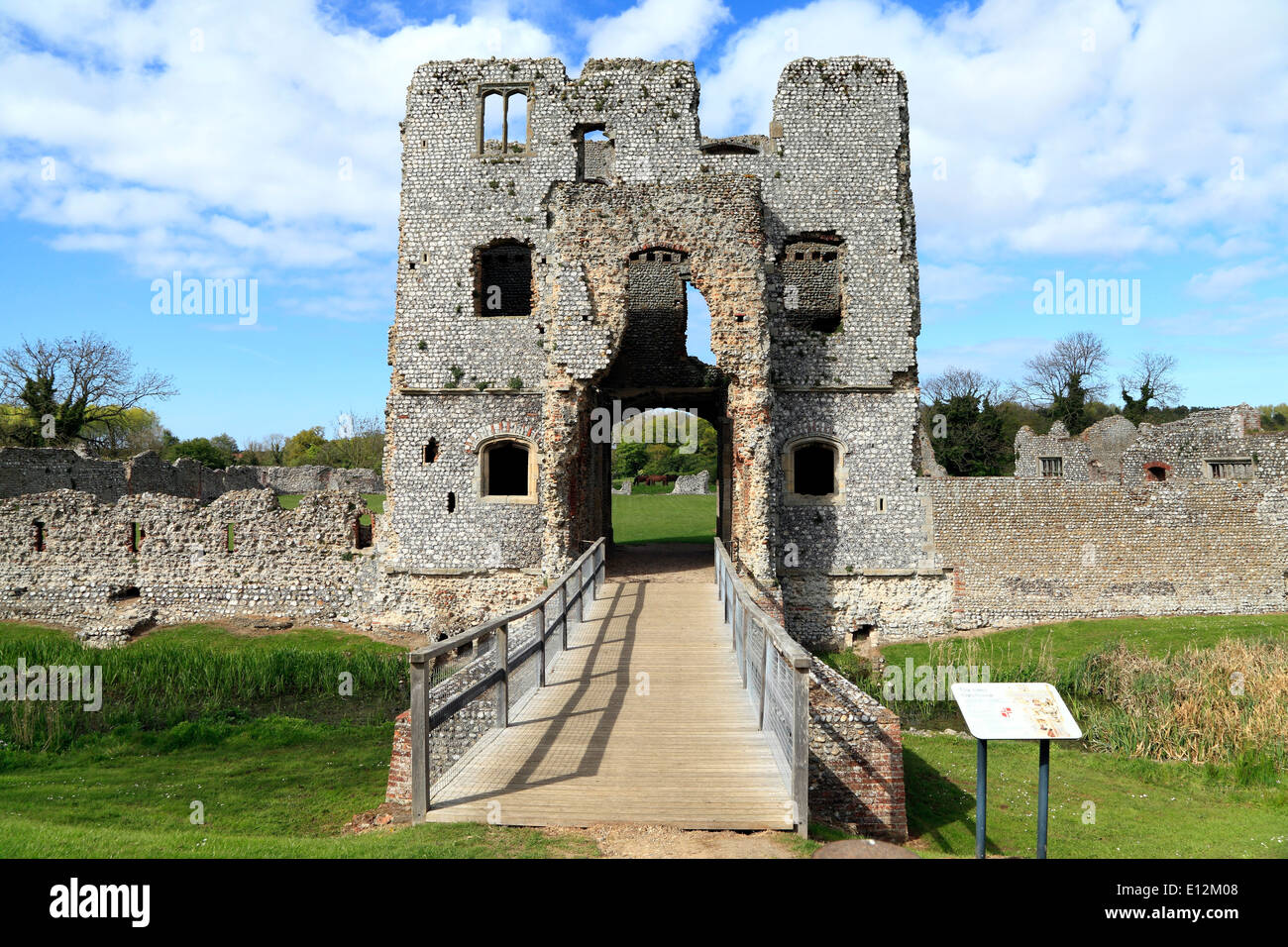 Norfolk england uk english medieval castles hi-res stock photography ...
