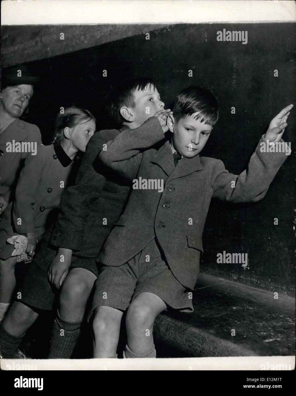 Fascinated Children High Resolution Stock Photography and Images - Alamy