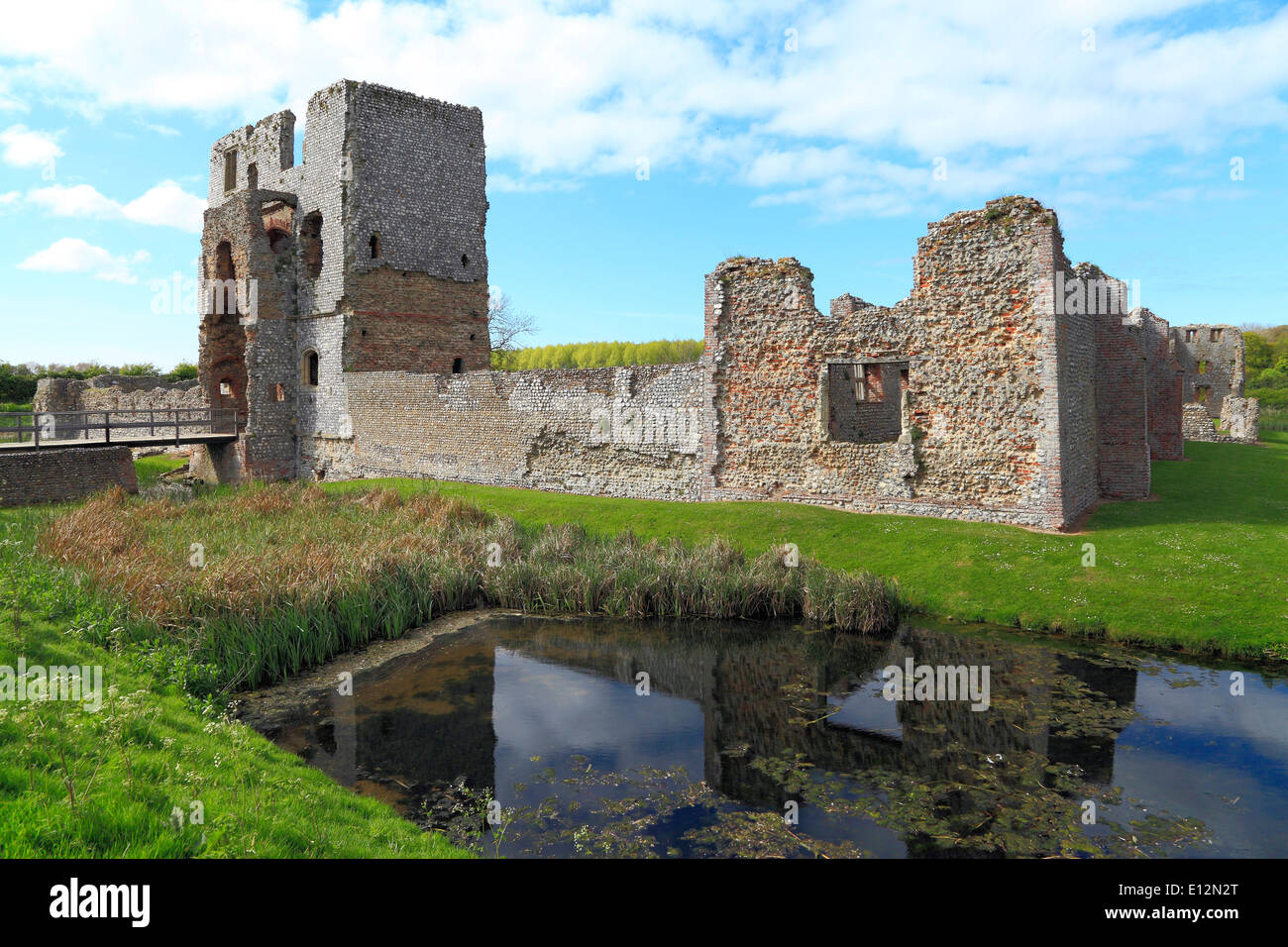 15th century castle hi-res stock photography and images - Alamy