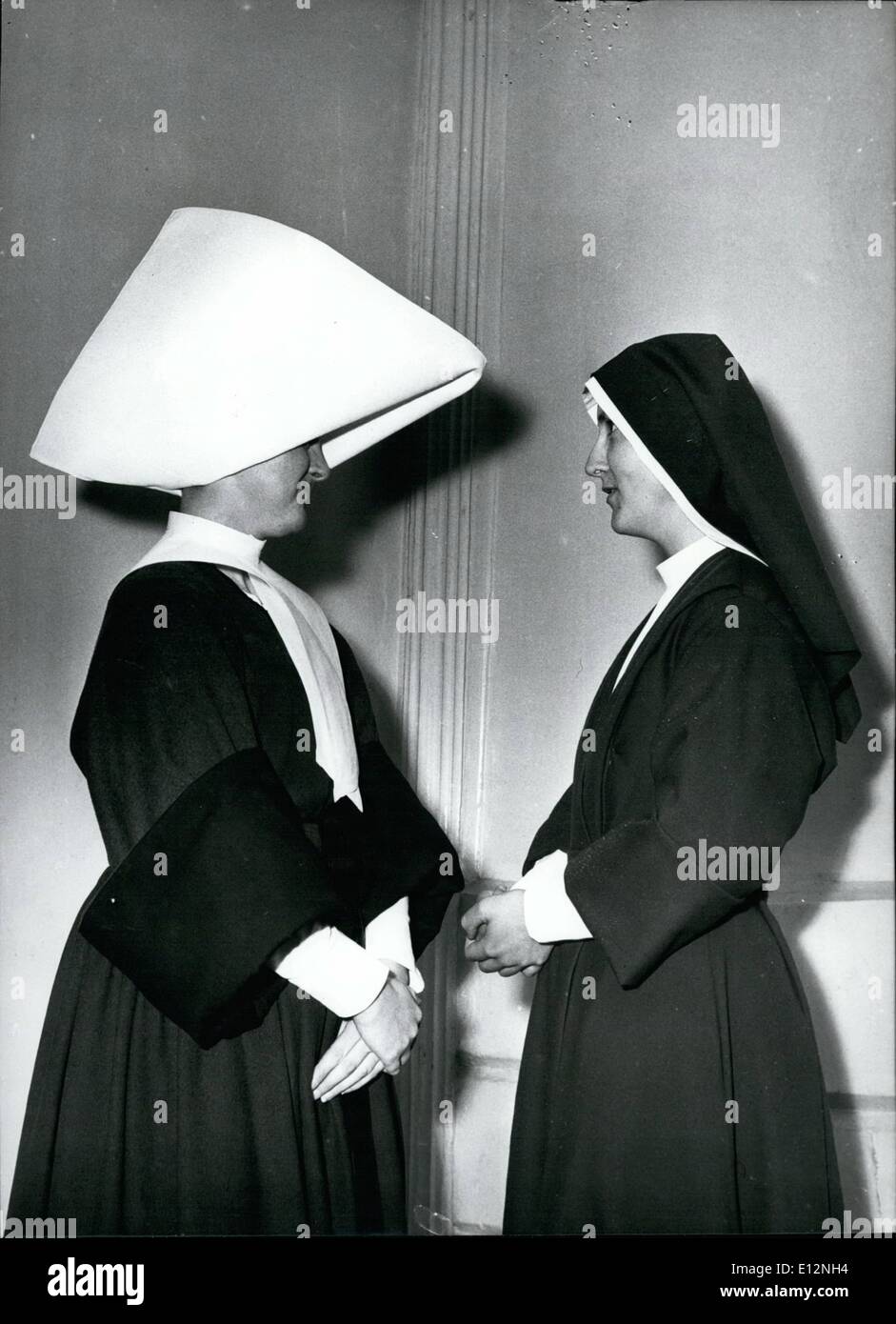 Sisters of charity hi-res stock photography and images - Alamy
