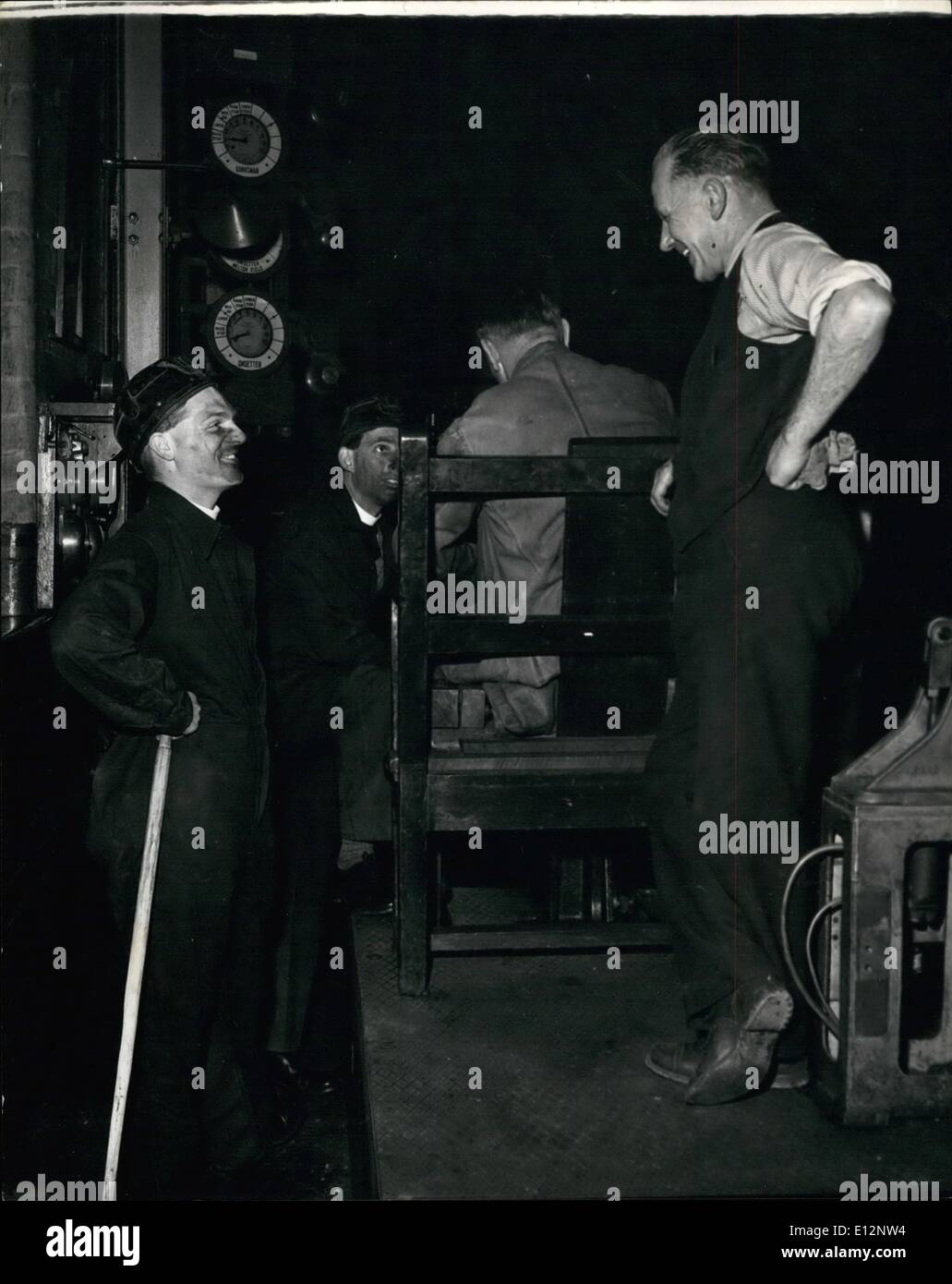 White wheelhouse hi-res stock photography and images - Alamy