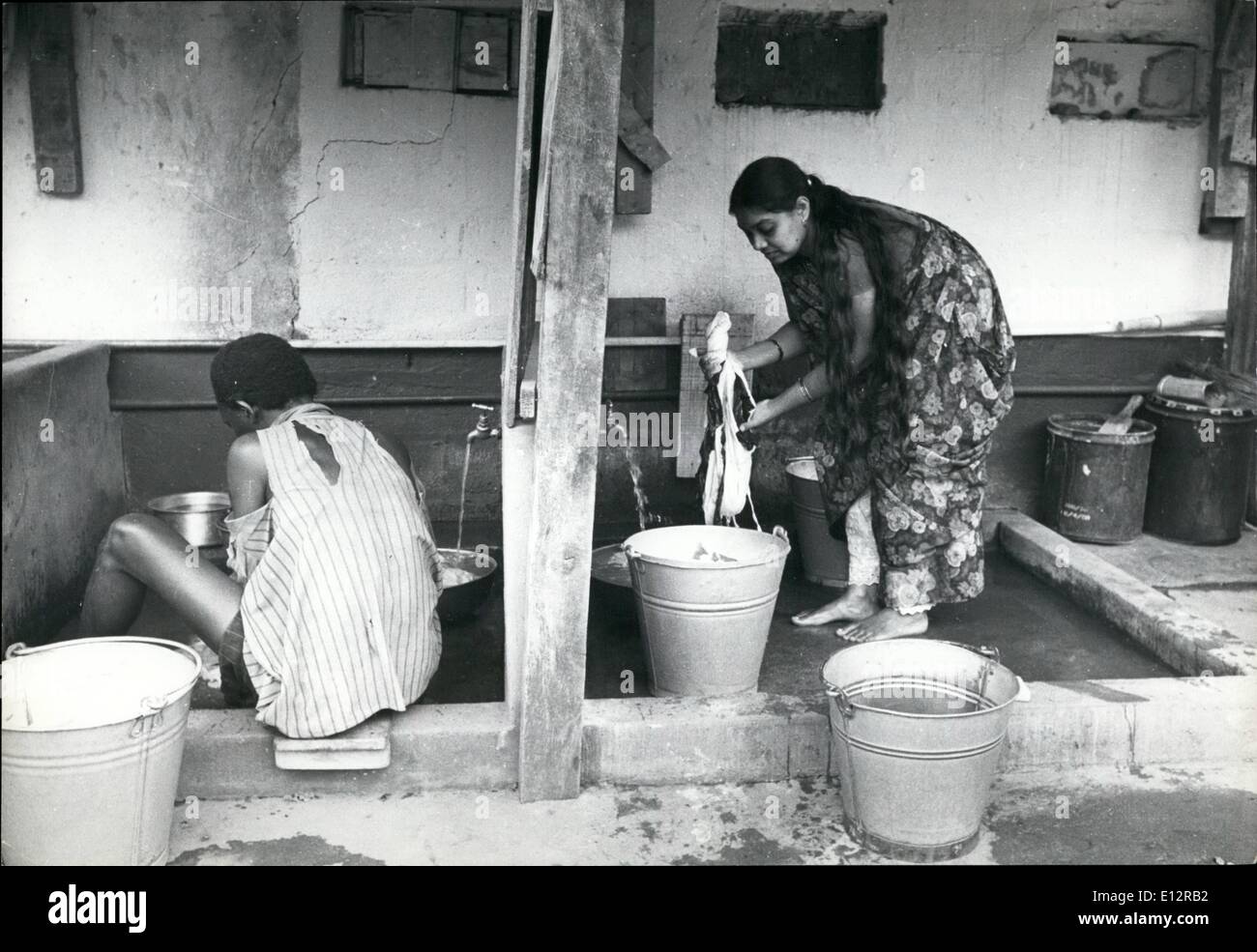 Historical working class woman hi-res stock photography and images - Alamy