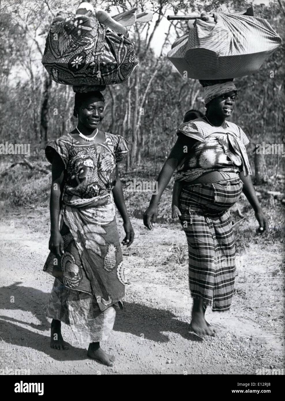 Tribeswomen hi-res stock photography and images - Alamy