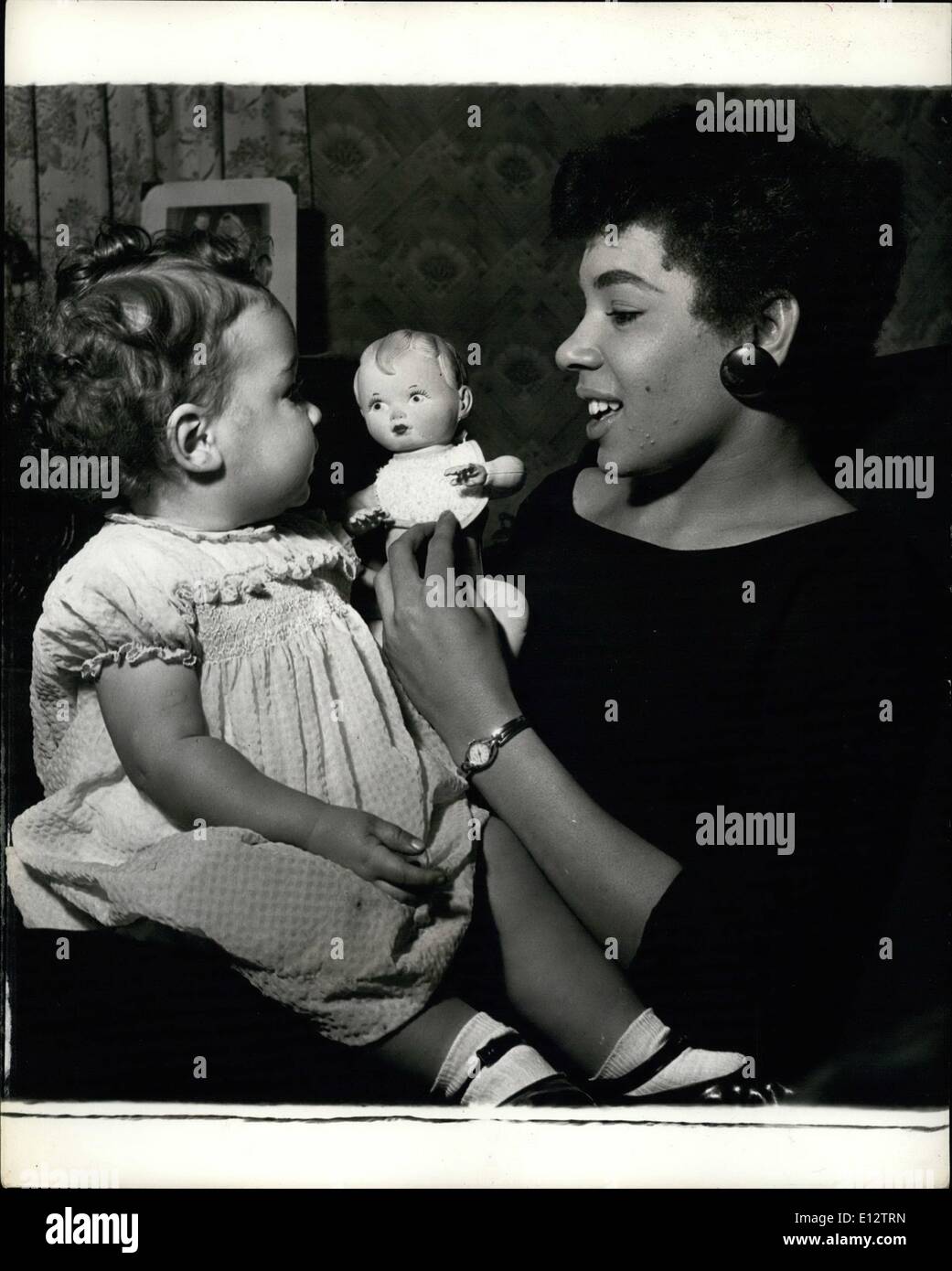 Shirley bassey singer High Resolution Stock Photography and Images - Alamy