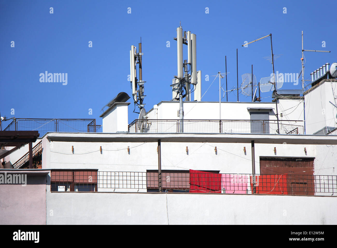 Antenna technology hi-res stock photography and images - Alamy