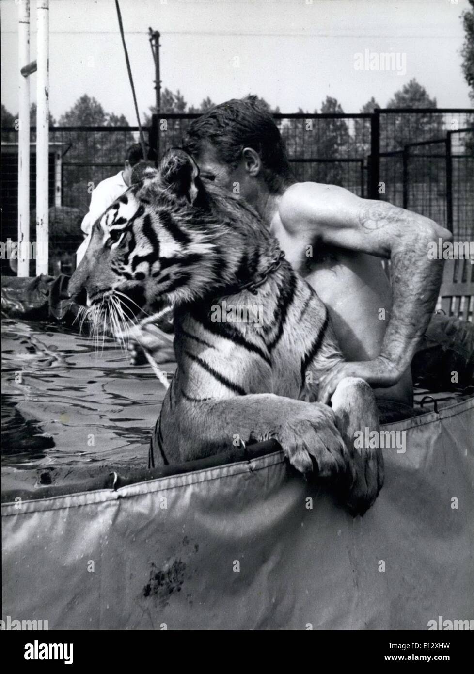 Pool 25 hi-res stock photography and images - Alamy