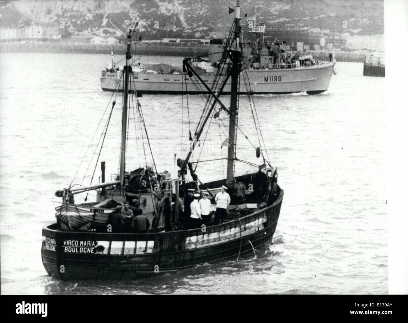 Navy minesweeper captures france trawler hi-res stock photography and ...
