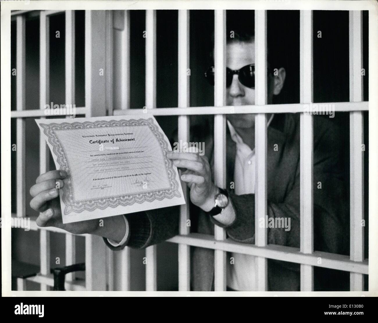 Certificate of achievement hi-res stock photography and images - Alamy