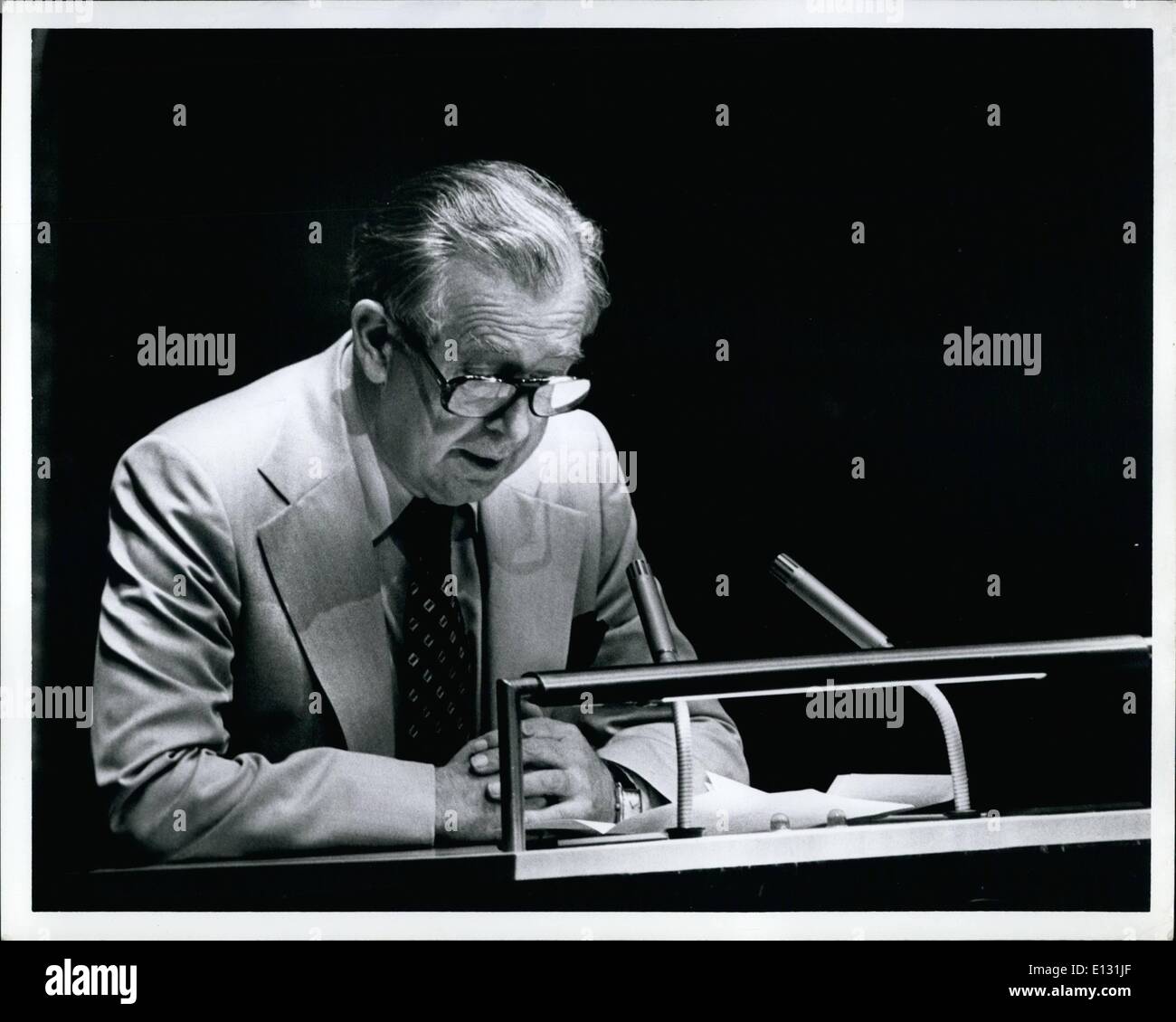 2012 caption missing hi-res stock photography and images - Alamy