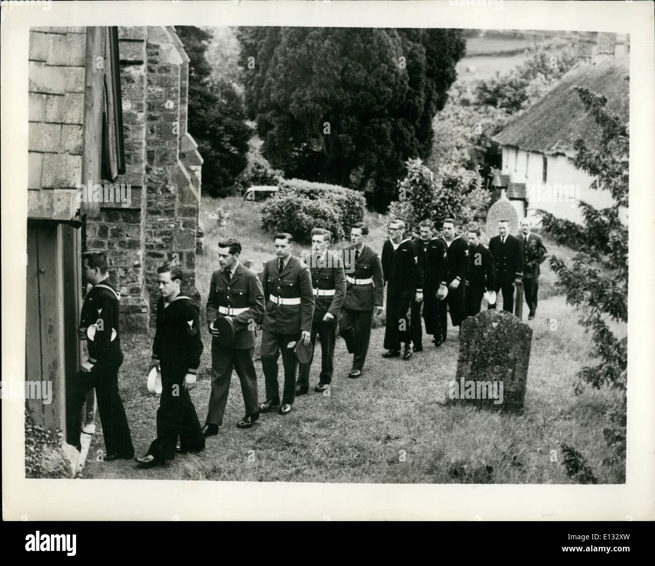 War dead hi-res stock photography and images - Alamy