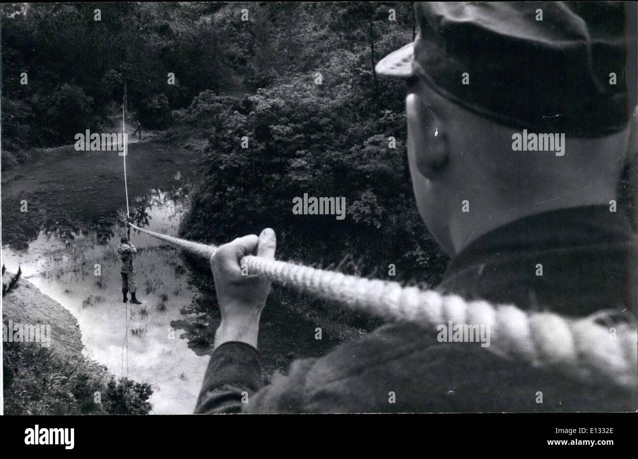 Rope attached to pulley attached hi-res stock photography and images ...