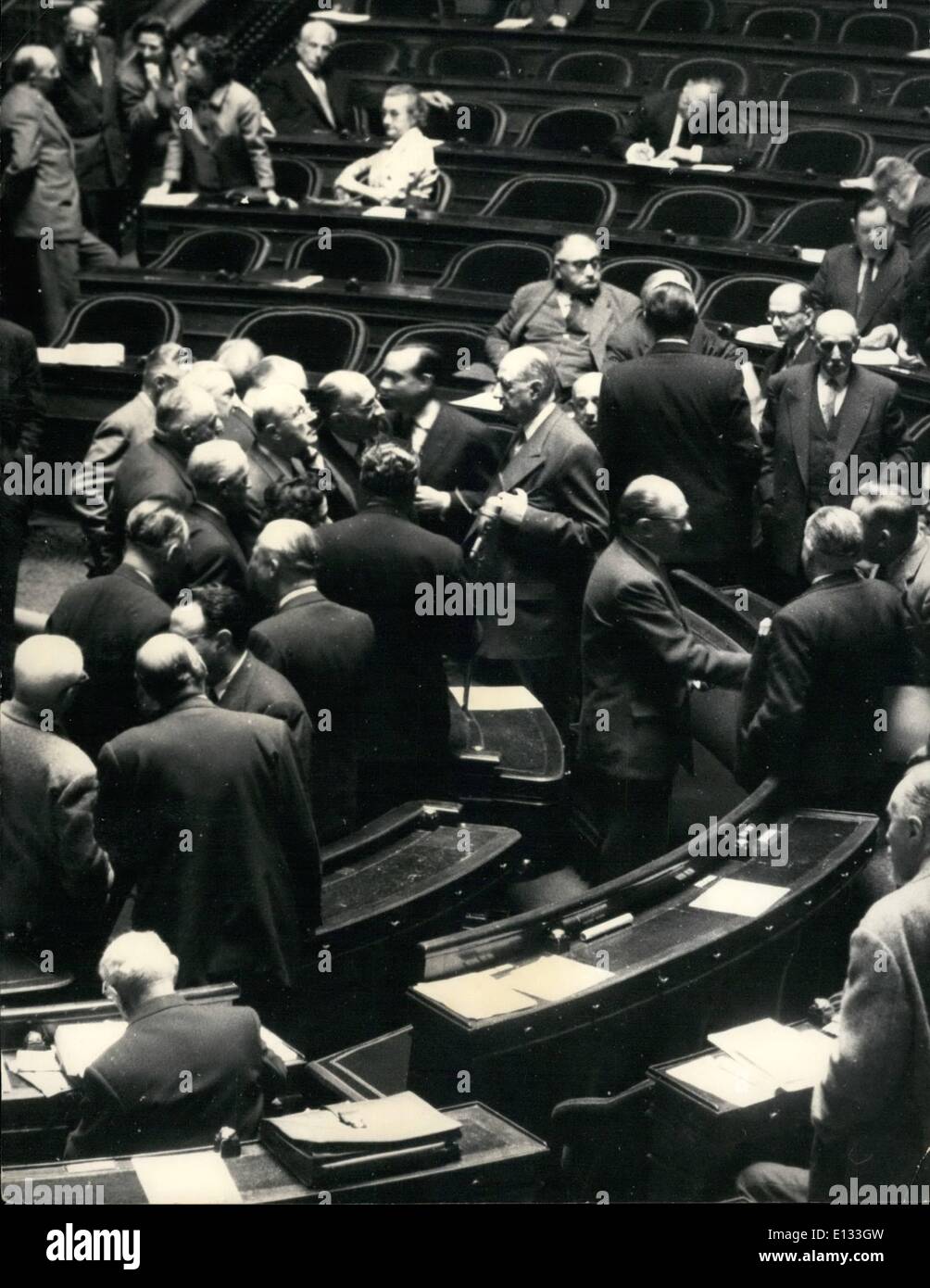 Government bench hi-res stock photography and images - Alamy