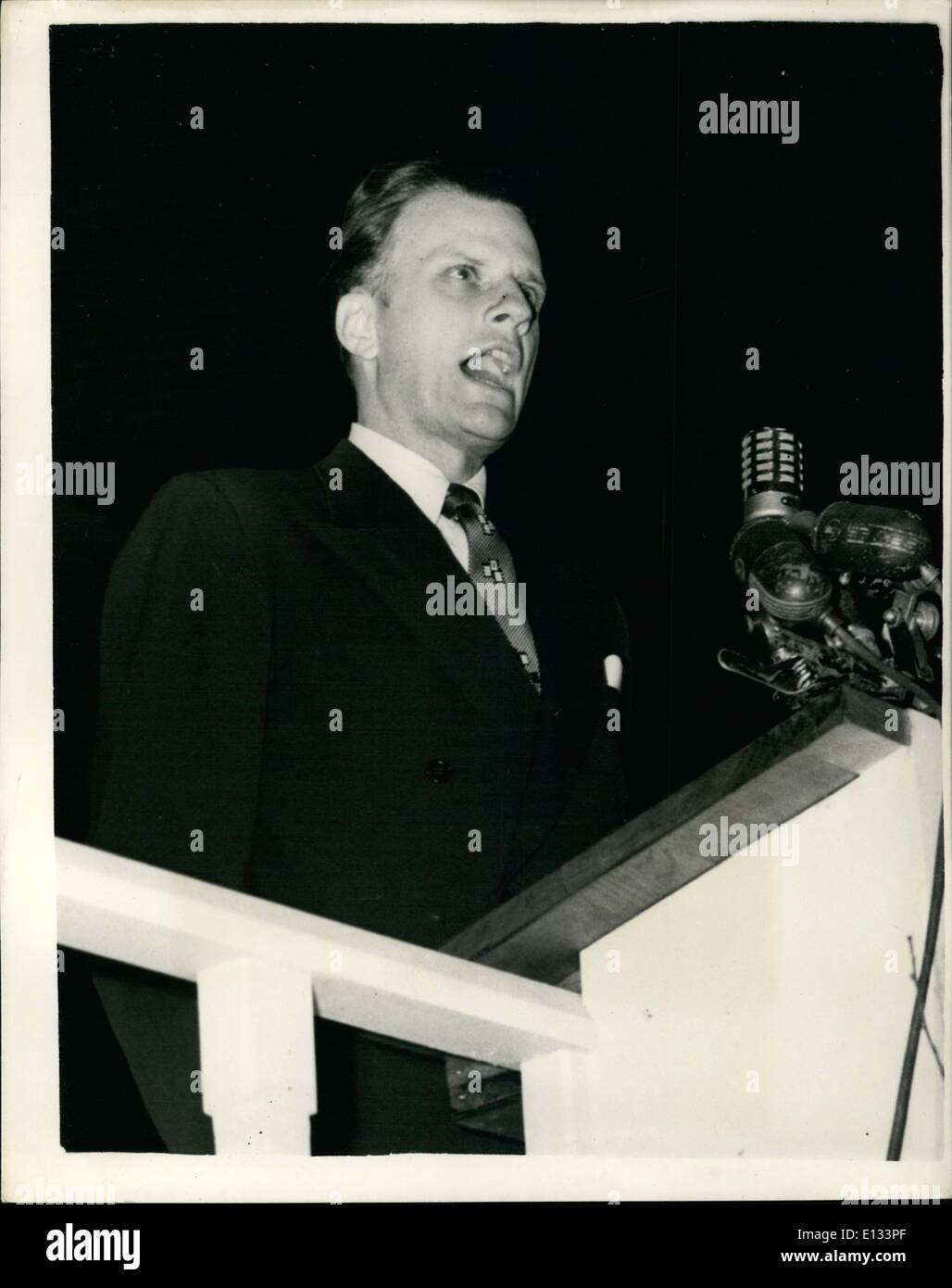 Feb. 26, 2012 - Billy Graham opens Crusade: Rev. Billy Graham, the ...