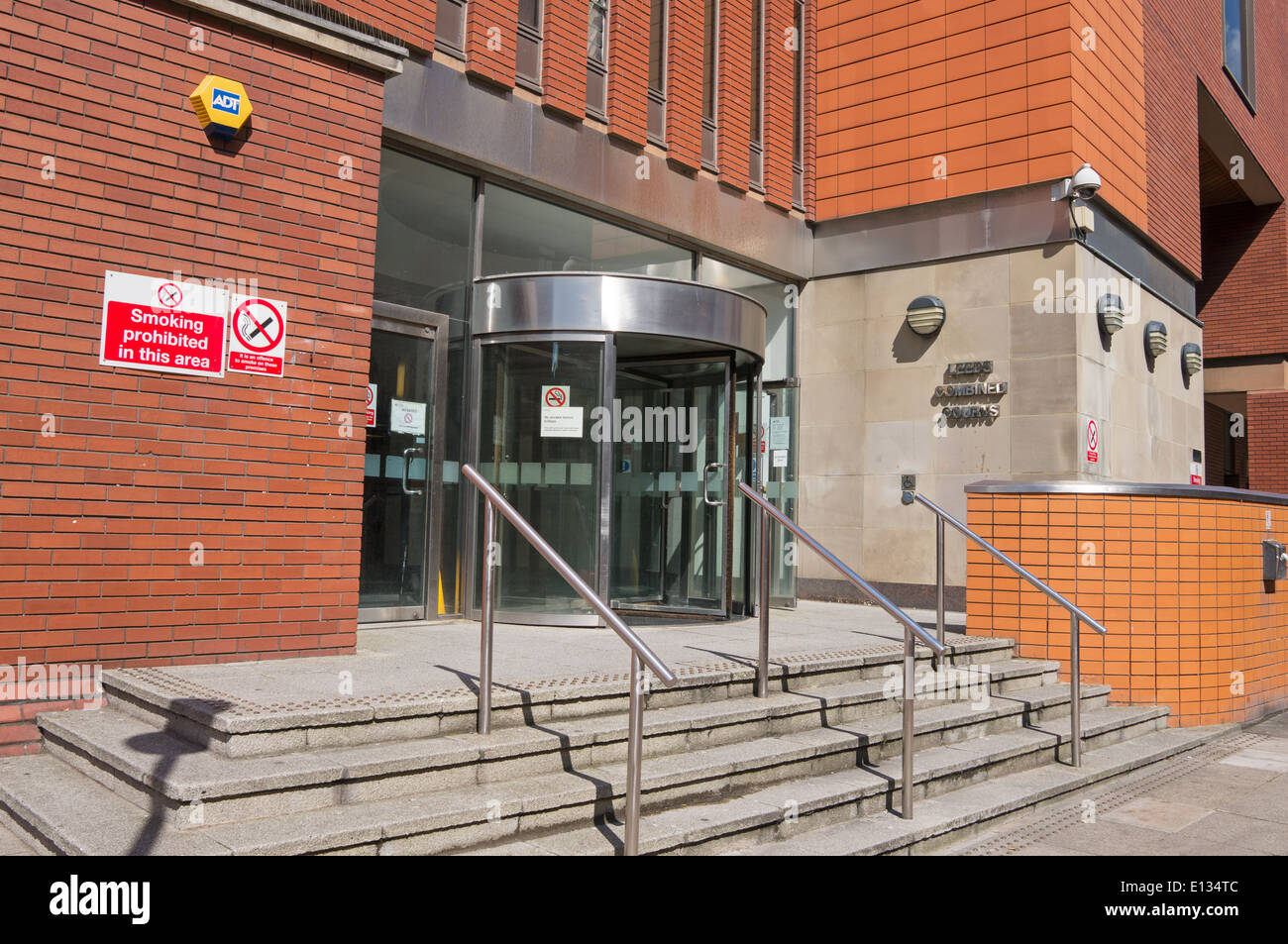 At leeds crown court hi-res stock photography and images - Alamy