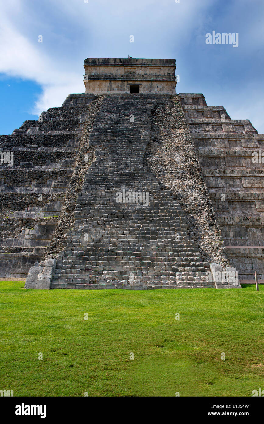 Pyramid at chichen hi-res stock photography and images - Alamy