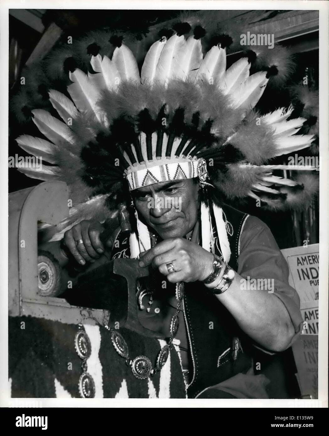 Red indian chief hi-res stock photography and images - Alamy