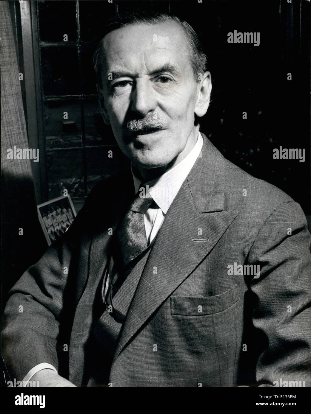 Bowater hi-res stock photography and images - Alamy