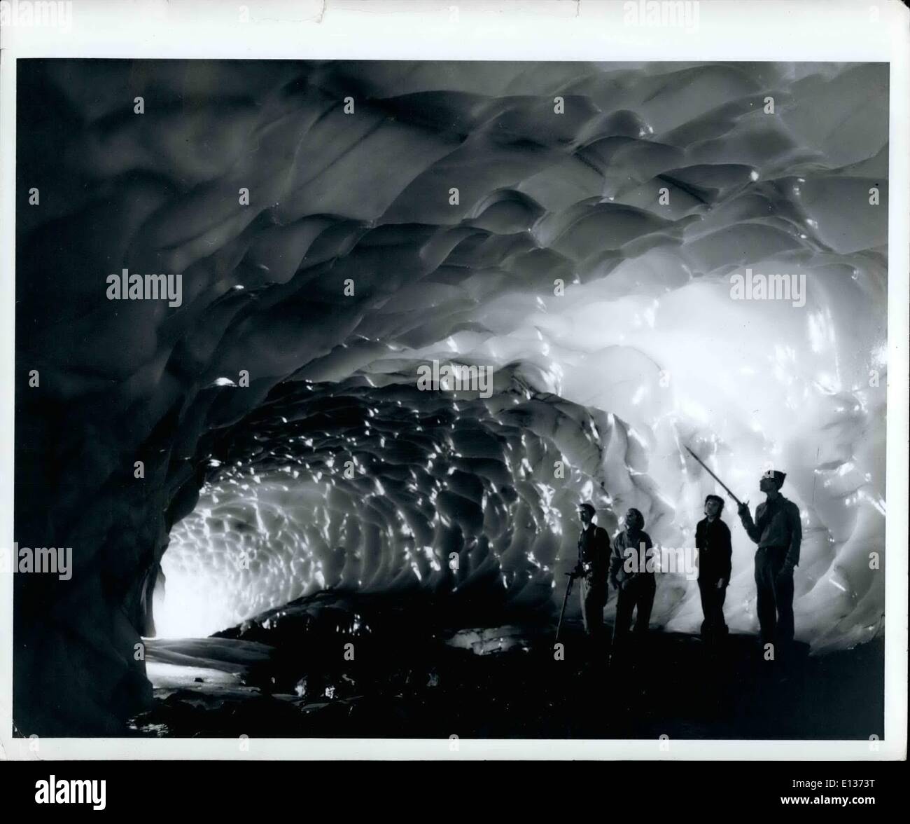 Feb. 28, 2012 - THE PEOPLE'S PARKS COLD CAVE - Cathedral-like ice ...