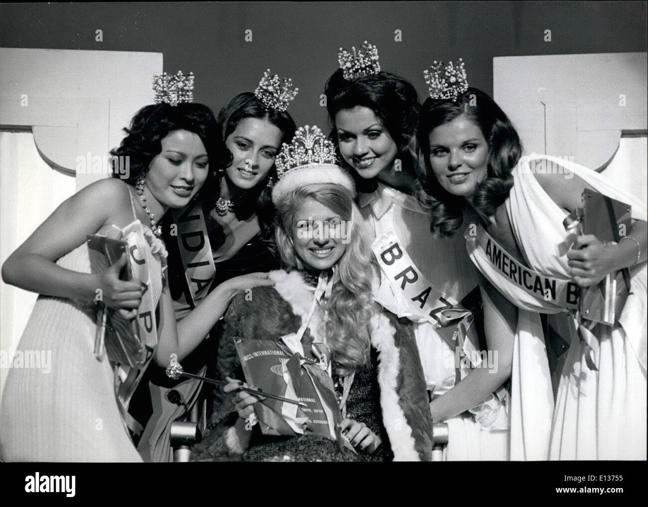 Beauty contest hi-res stock photography and images - Alamy