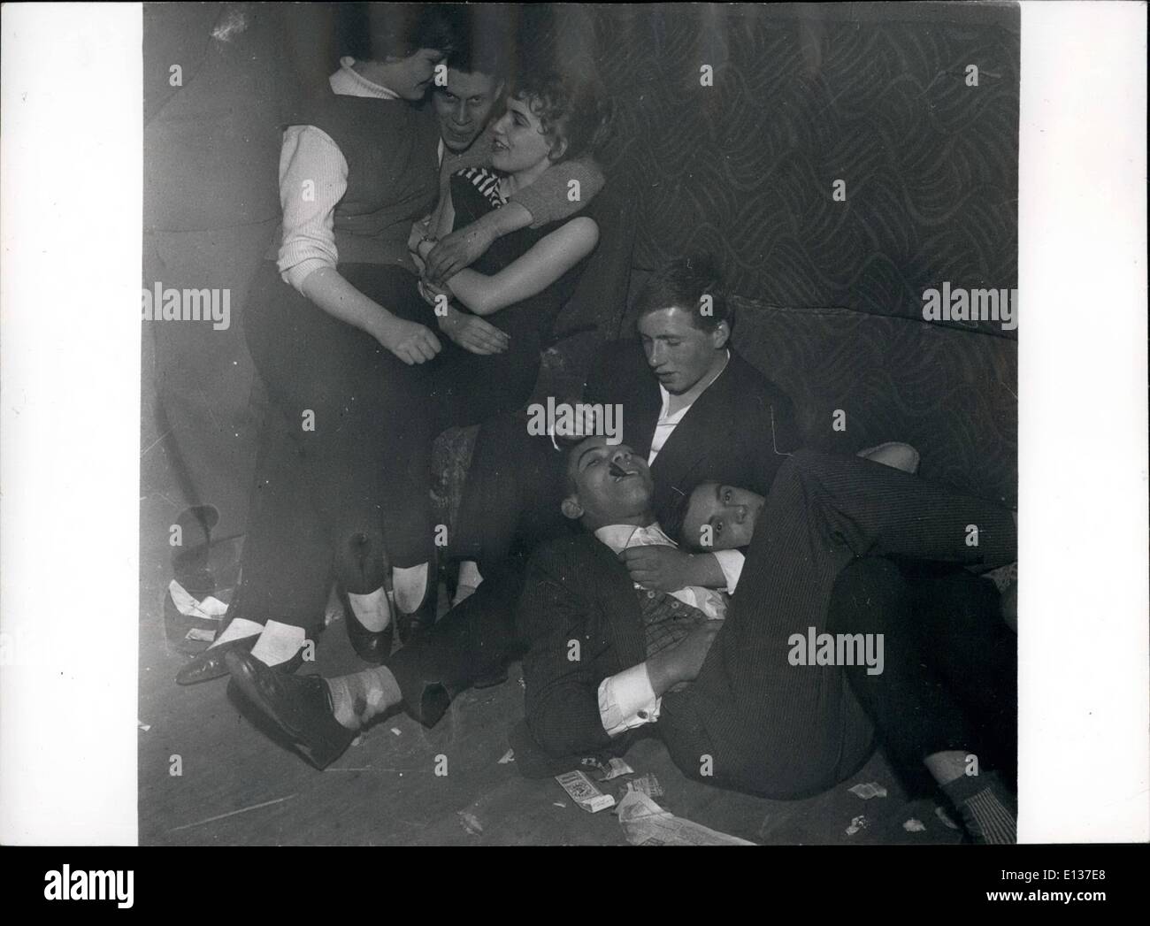 At all night session hi-res stock photography and images - Alamy