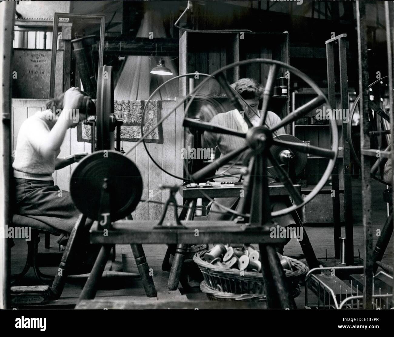 Spinning wheels hi-res stock photography and images - Alamy