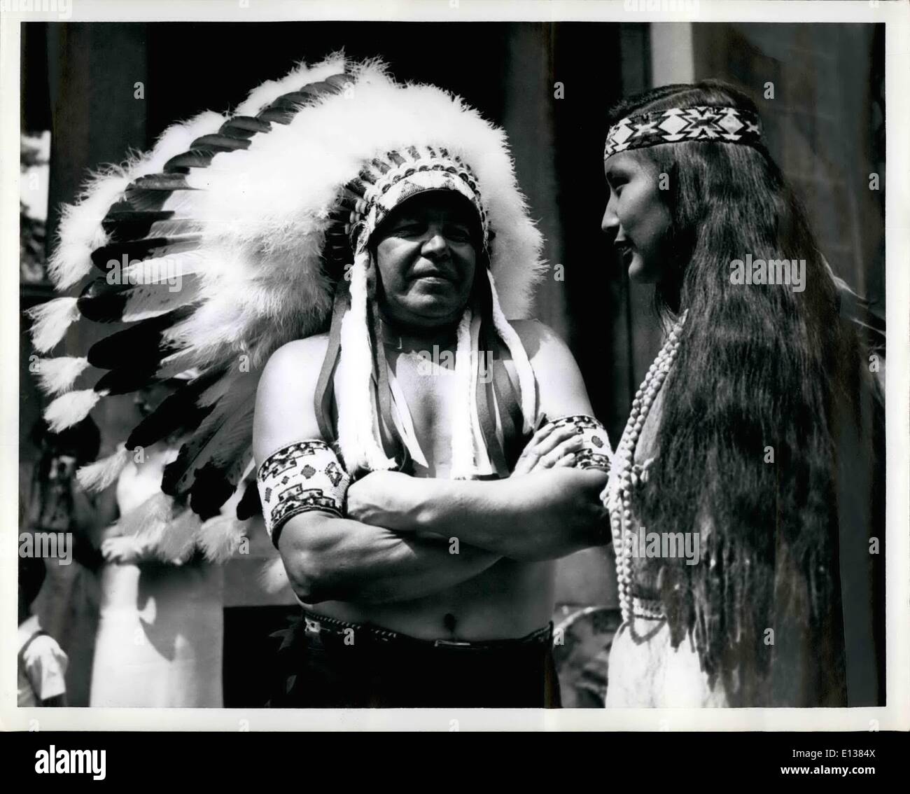 Red indian chief hi-res stock photography and images - Alamy