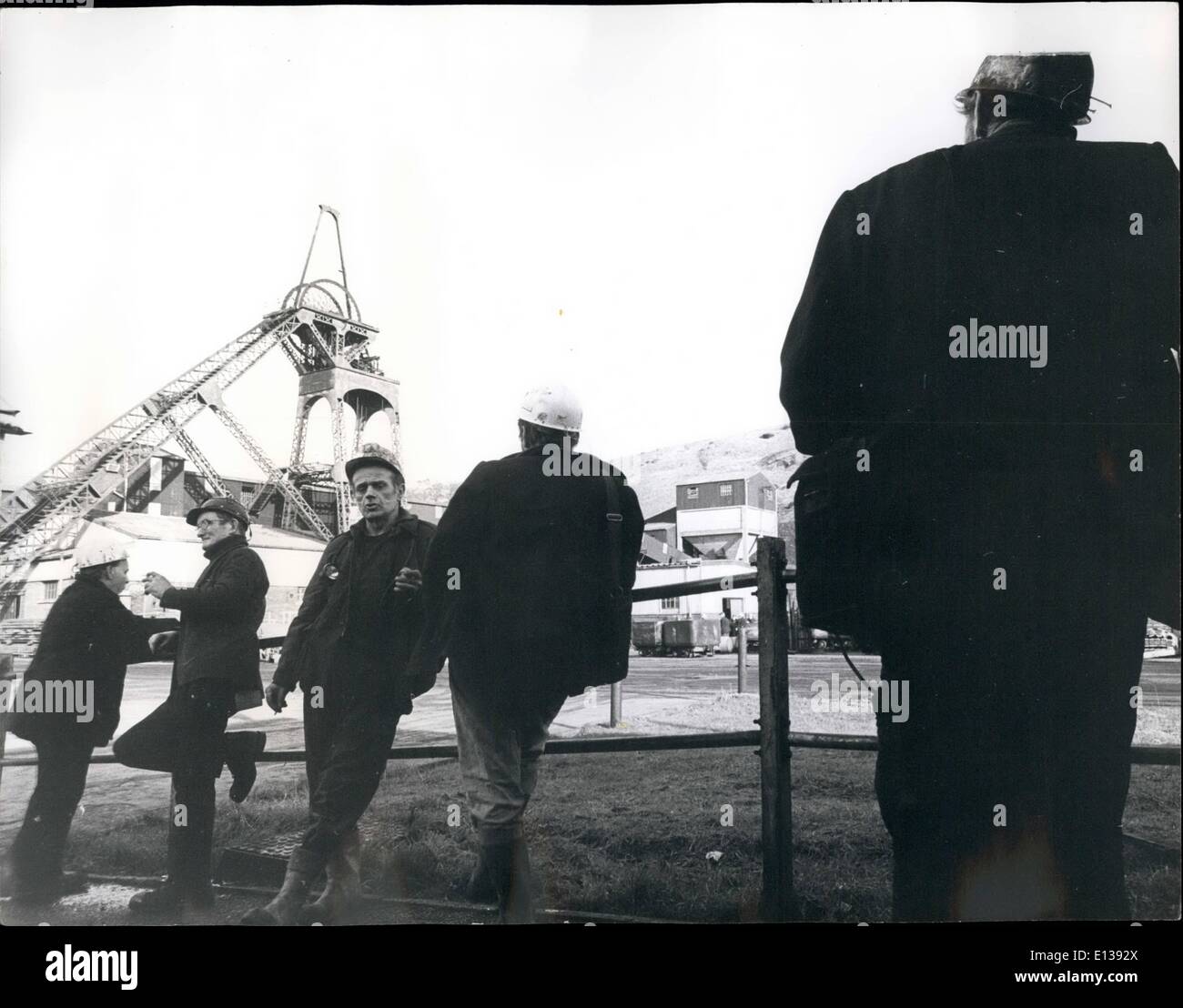 Coal miners underground hi-res stock photography and images - Alamy