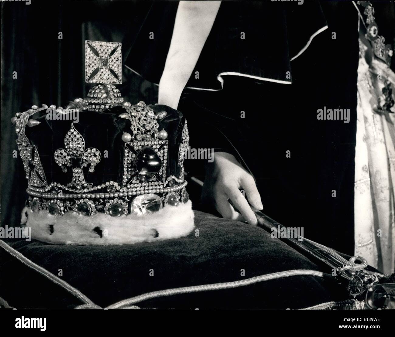 Feb. 29, 2012 - The Imperial state crown - at madame Tussaud's: The new ...