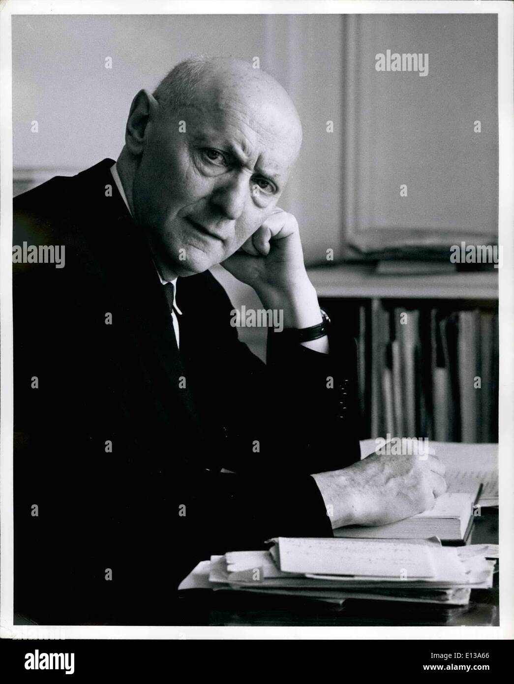 The nobel prize in literature hi-res stock photography and images - Alamy