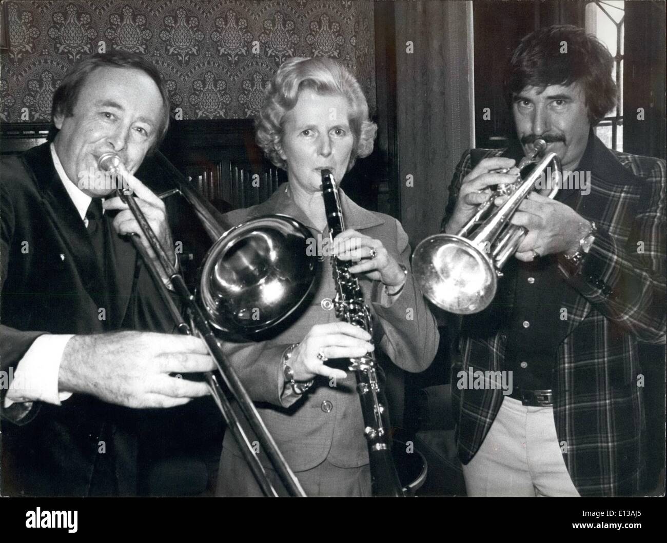 Mrs margaret thatcher joins in jazzmen hi-res stock photography and ...