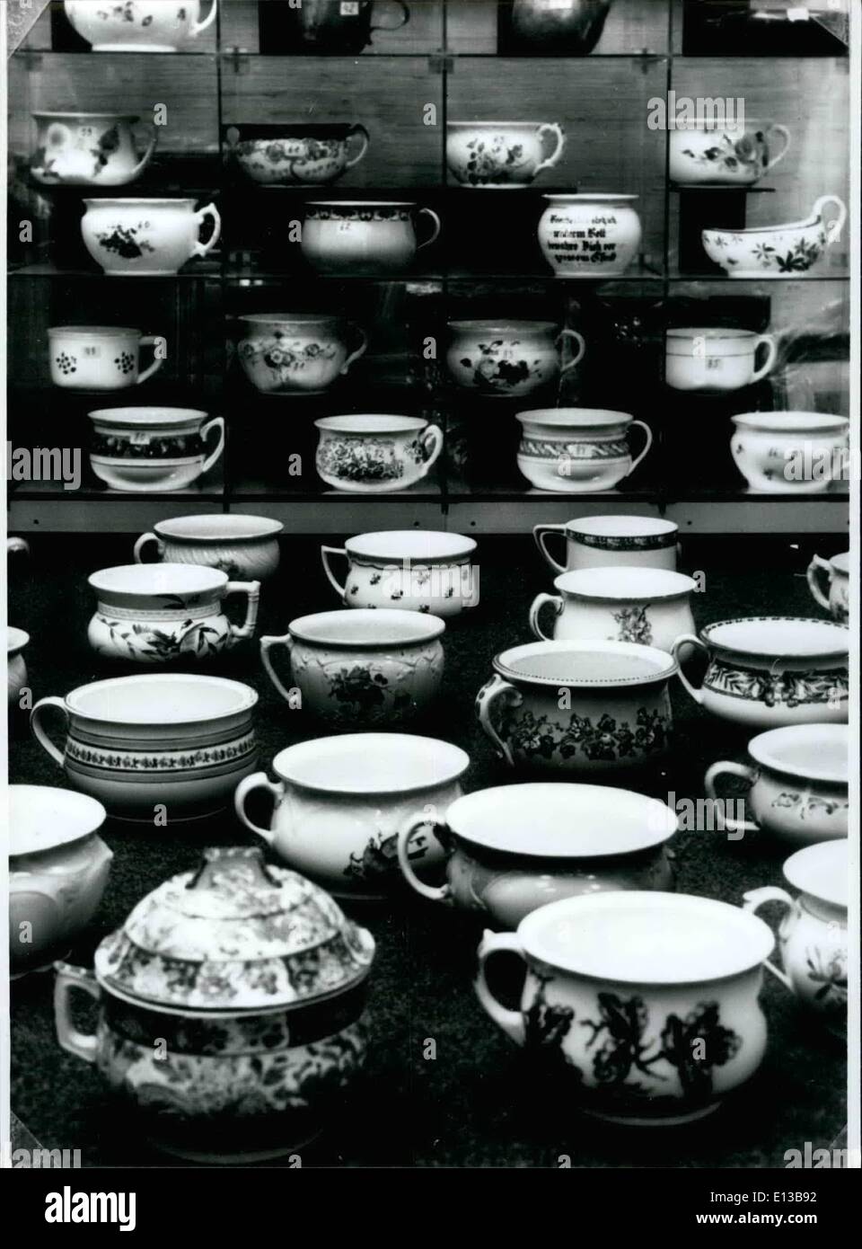 Chamber pot hi-res stock photography and images - Alamy