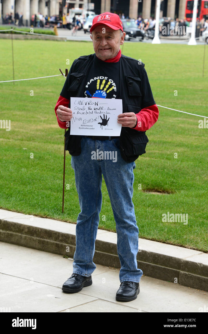 London, UK. 21st May 2014. Friends of Ecuador organise a global day of ...