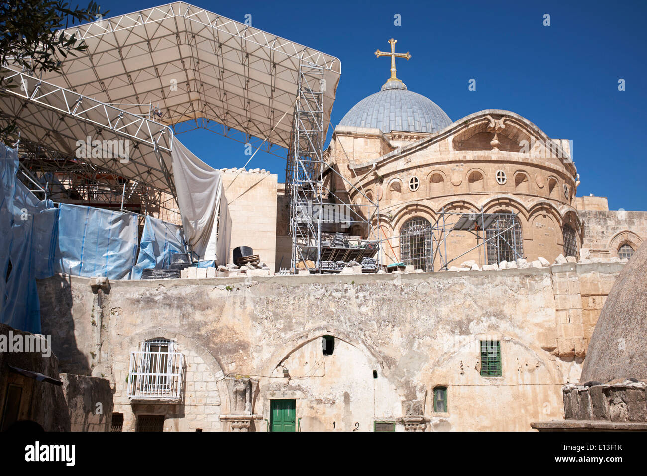 Israel holy sepulcher church hi-res stock photography and images - Alamy