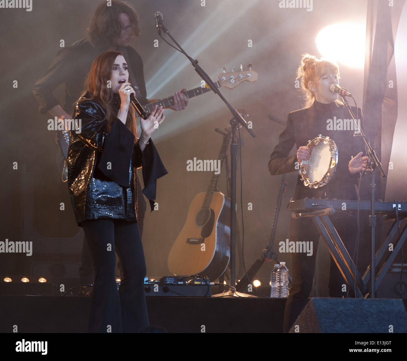 Hollywood, California, USA. 21st May, 2014. LYKKE LI plays Jimmy Kimmel ...