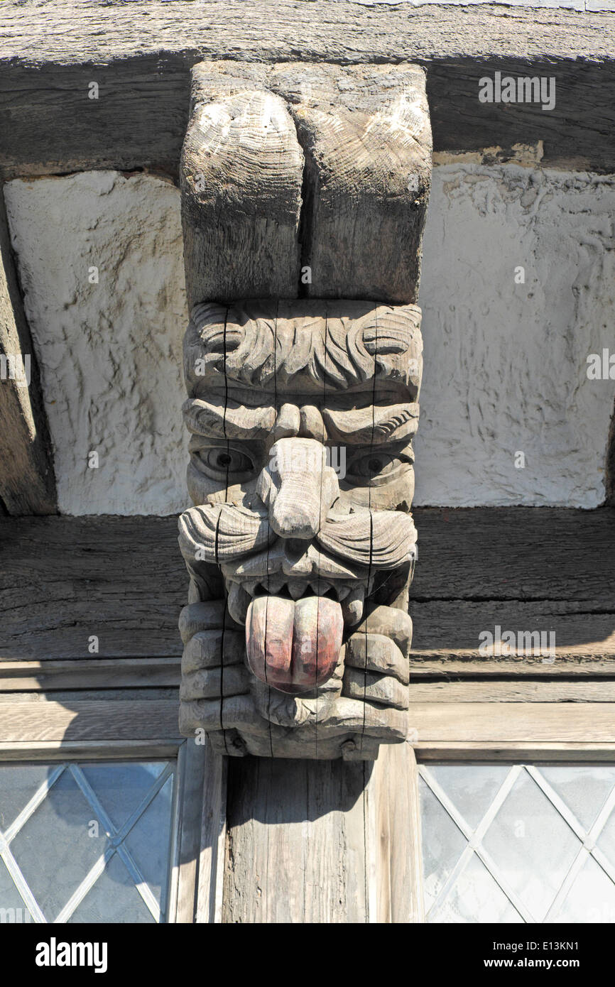 Rude gargoyle hi-res stock photography and images - Alamy Rude gargoyle hi-res stock photography and images - Alamy